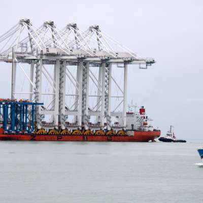 Port 2000 : quatre nouveaux portiques géants pour le terminal ...